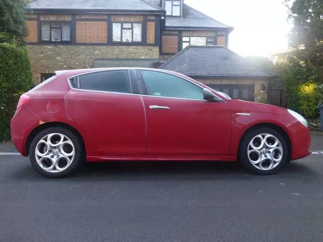 2017 Alfa Romeo Giulietta Review: Hot Red Hatch Warned Our Hearts In Icy London 100104_6