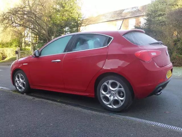 2017 Alfa Romeo Giulietta Review: Hot Red Hatch Dil Me Li Londonê Qeşa Germ kir 100104_7