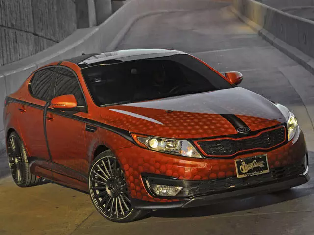 Kia Slam Dunks SEMA 2011 ከቅርጫት ኳስ-ገጽታ Optima Hybrid ጋር 100422_1