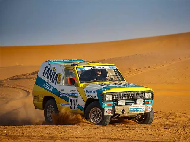 A Nissan helyreállítja az ikonikus 1987-es Párizs-Dakar rallyautót 100917_1