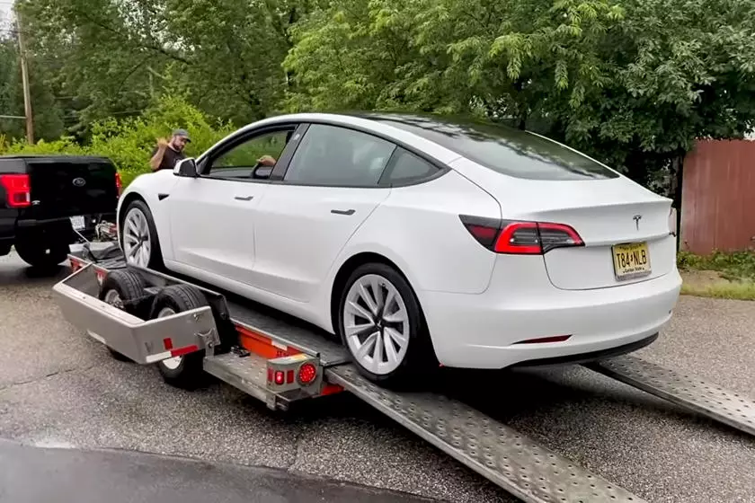 Tesla Deziris $16,000 Por Ĉi tiu Simpla $700 Modelo 3 Riparo 10167_3