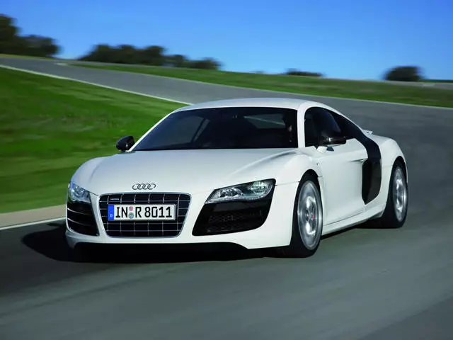 Հաշվետվություն. 2012թ. Audi R8-ը դիմահարդարվում է 101825_2