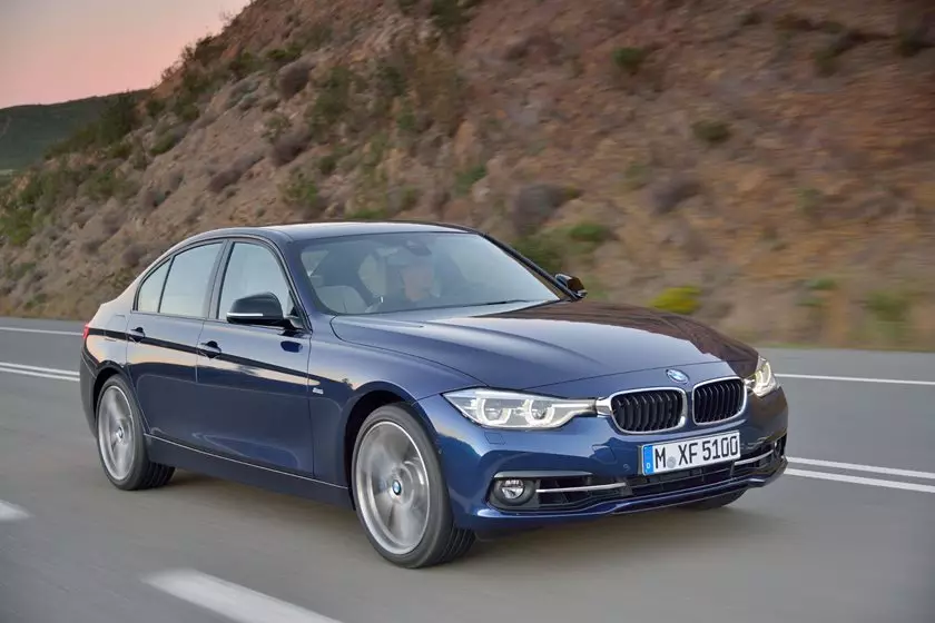 ڪارون جيڪي BMW 3 سيريز کي نشانو بڻايو ۽ ناڪام ٿي ويون 10184_1