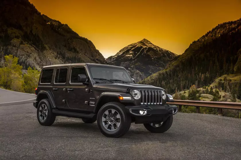 2021 “Jeep Grand Cherokee” üç hatar bilen gelýär 10244_11
