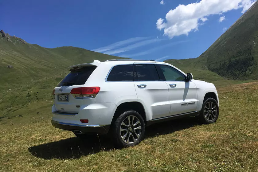 A 2021-es Jeep Grand Cherokee három sorral érkezik 10244_2