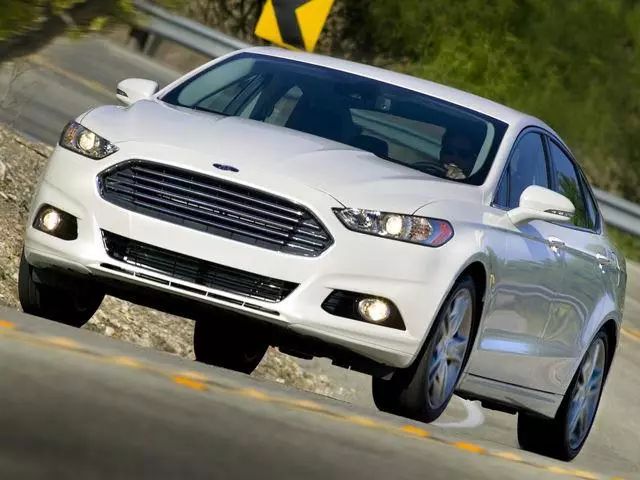 Ford กล่าวเป็นแบรนด์รถยนต์ขายดีที่สุดของอเมริกาประจำปี 2013 Ford . กล่าว 102803_3