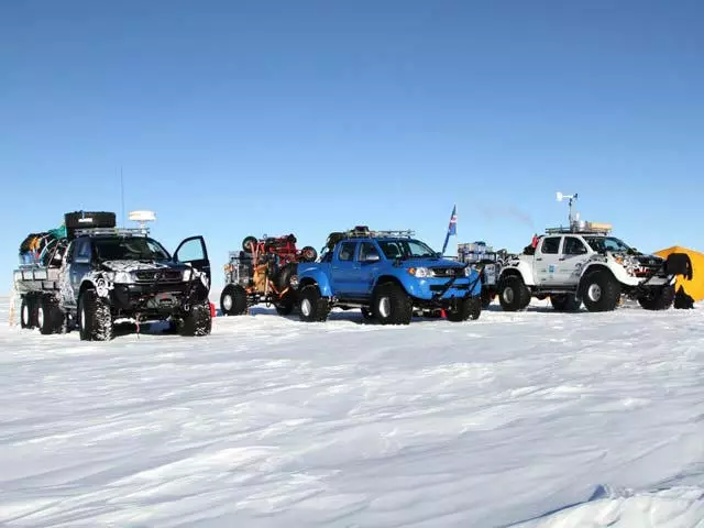 Toyota Hilux Ya Kammala Ziyarar Antarctica Mile 6,000 akan Man Jet 102825_1