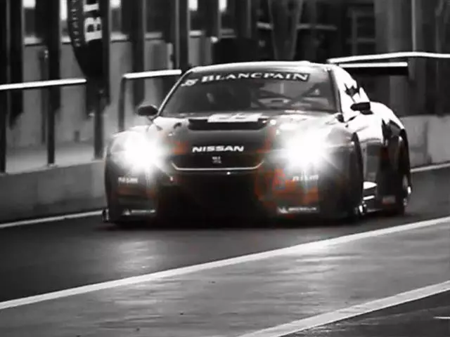 וידאו: Nissan GT-R Nismo GT3 Heads to the Track 103205_1