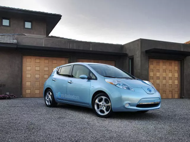 Nakipagtulungan ang Nissan sa City Ventures sa 190 Leaf-ready Homes 103955_1