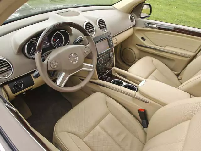 Mercedes-Benz புதிய GL ஐ நியூயார்க்கில் வெளியிட உள்ளது 104012_4