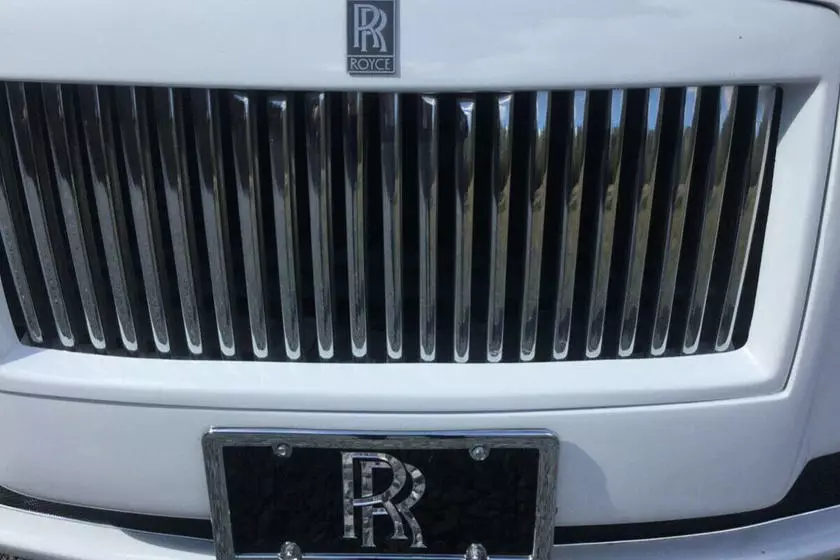 Bu “Fake Rolls-Royce Limo”, “Tesla Model 3” -den has az çykdajy edýär 10406_12