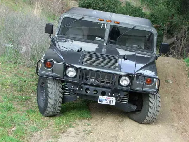 வாரத்தின் தனித்துவமானது: 1987 AMG HMMWV 104358_1