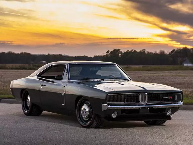 The Ringbrother's 1969 Dodge Charger nwere aha kacha kwesị ekwesị 10515_1