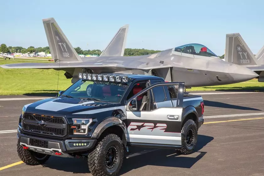 Drąsūs stiliaus sprendimai: 2018 m. „Ford F-150 Raptor“. 10579_11