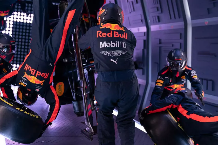 Red Bull Racing izvodi prvi na svijetu Zero Gravity Pit Stop 10621_7