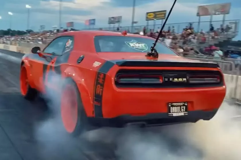 Массивдуу 24 дюймдук дөңгөлөктөрү бар Dodge Demon Drag Racingге барат 10651_1