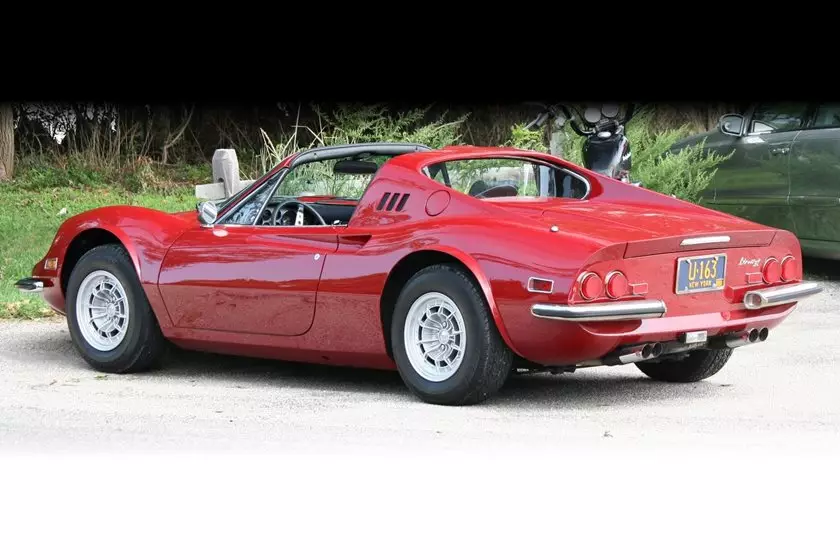 Nahoana ny Ferrari Dino no hivarotra tsara kokoa noho ny SUV Ferrari 10670_4