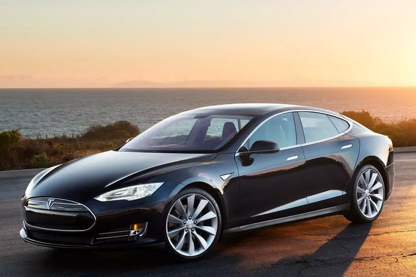Моделът S може да бъде колекционерска кола, след като Tesla излезе от бизнеса 10727_1