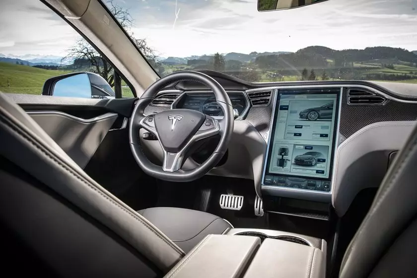 Моделът S може да бъде колекционерска кола, след като Tesla излезе от бизнеса 10727_5
