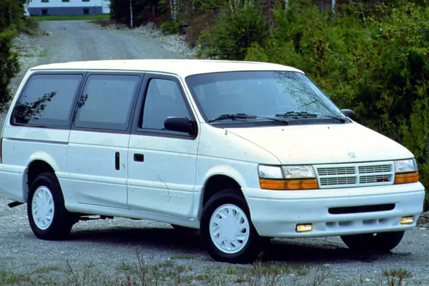 Chrysler Ṣe Awọn minivans melo ni ?! 10743_7