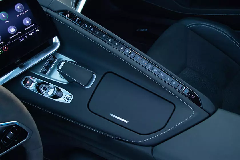 Panel de control central del Chevrolet Corvette C8 2020-2022
