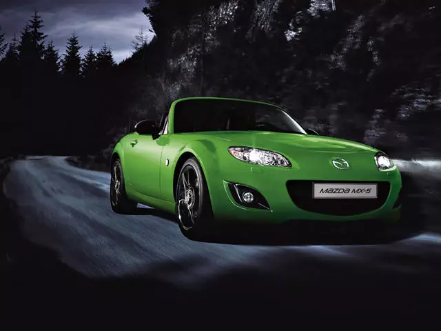 Mazda MX-5 Karai чыгарылышын көрсөтөт 108279_1