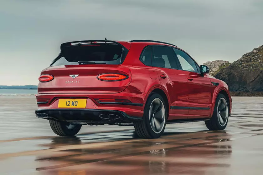 2022-es Bentley Bentayga S hátulnézet