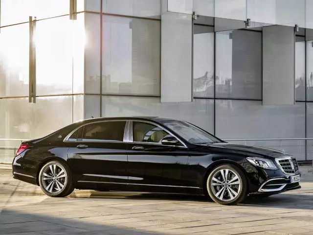 2018 жылғы Mercedes-Benz S-Class - бұл қарапайым бет әлпеті емес 1091_2