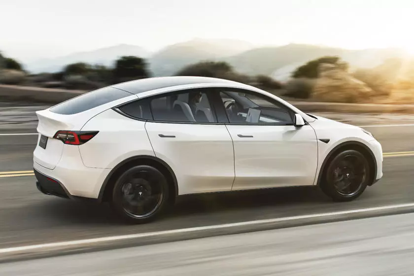 7 рэчаў, якія вы павінны ведаць аб Tesla Model Y 10948_10