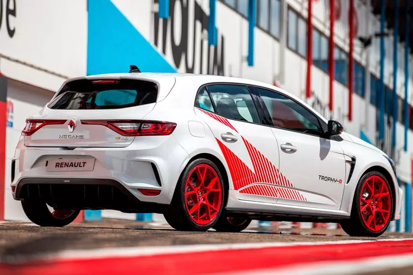 Dai un'occhiata alla Hot Hatch che ha sconfitto la Honda Civic Type R 10976_2