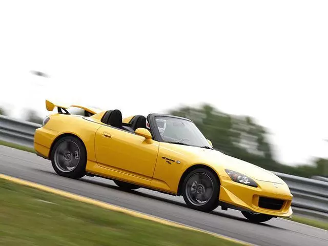 Смотрите, как самая быстрая в мире Honda S2000 показала невероятное время сопротивления 11175_2