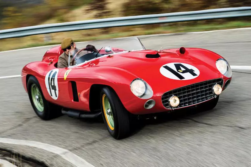 Immen betelle $ 22 miljoen foar dizze seldsume Ferrari 11254_2