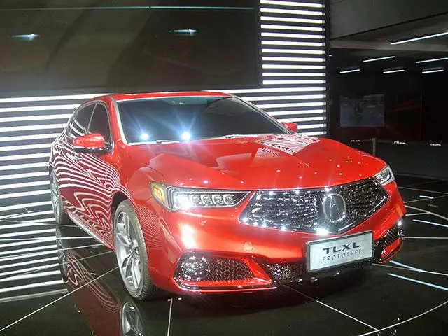 „Acura TLX“ debiutuoja ilgos ratų bazės versijos prototipas Šanchajuje 1130_1