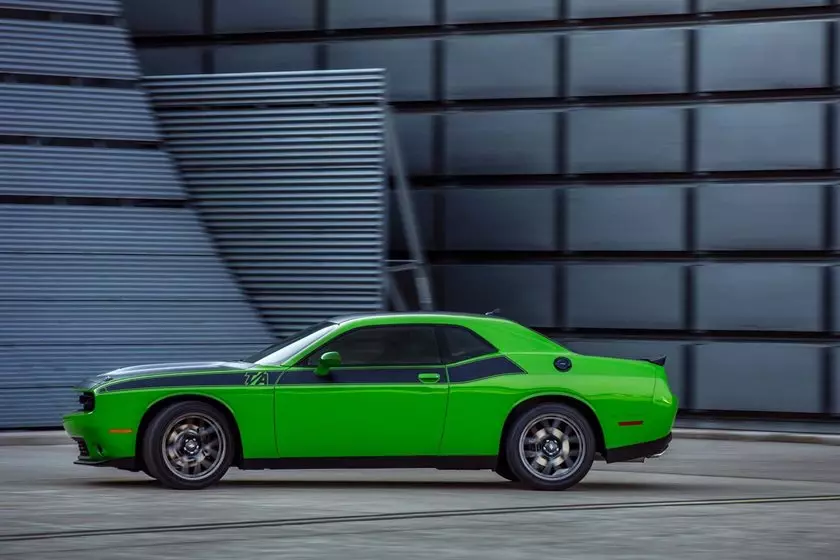 Dodge torna Challenger ainda mais old school 11673_8