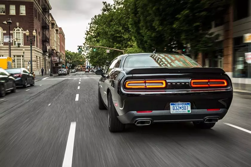 Dodge torna Challenger ainda mais old school 11673_9