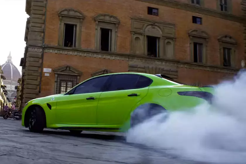 Alfa Romeo Giulia joue dans la folle poursuite en voiture de Michael Bay 11687_2