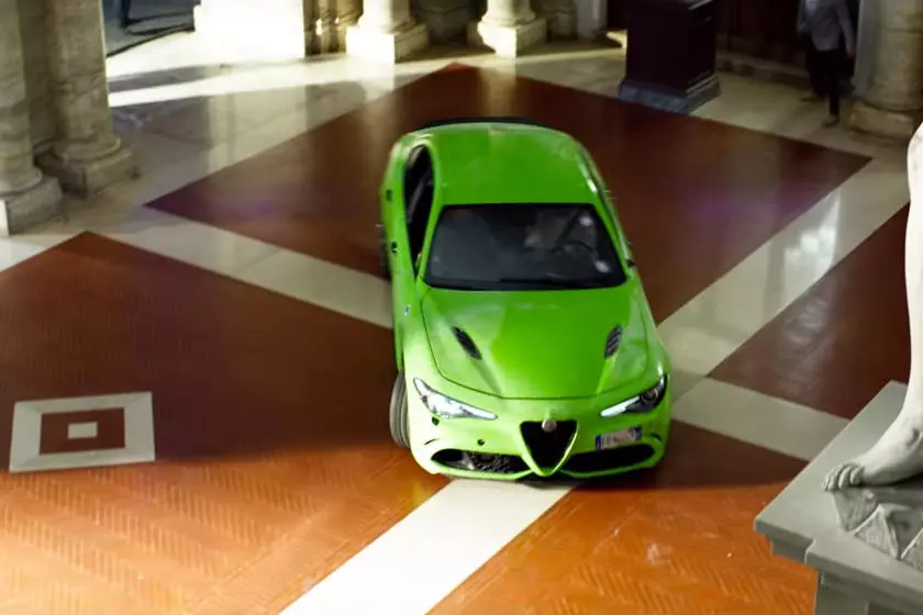 Alfa Romeo Giulia Yn Sêr Ar Drywydd Car Crazy Michael Bay 11687_3