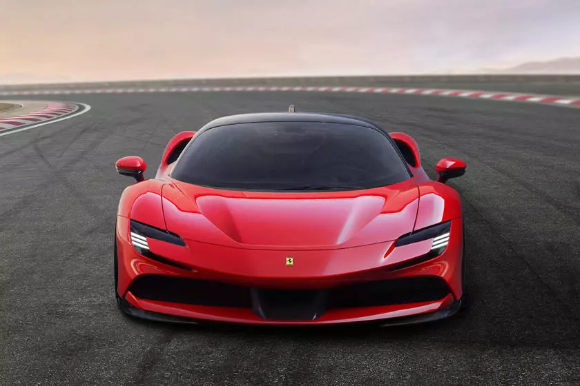 2020 فيراري SF90 Stradale Front View