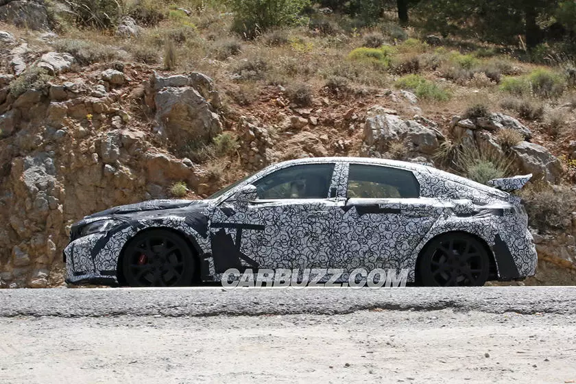 Noua Honda Civic Type R Spied cu aripa spate reproiectată 11727_10