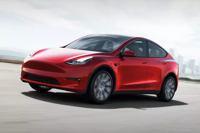 Vista frontal do Tesla Model Y 2020