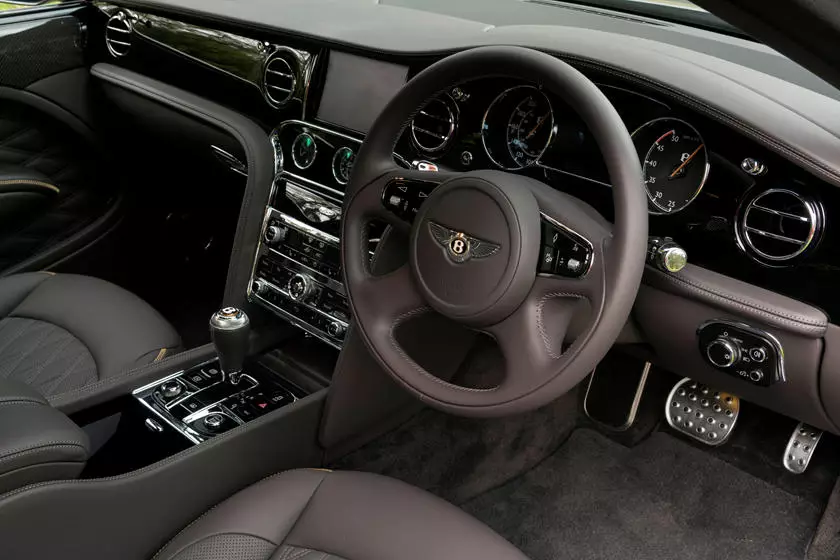 Bentley-ს დღეს გაყიდვაში აქვს უძველესი V8 ძრავა 11780_7