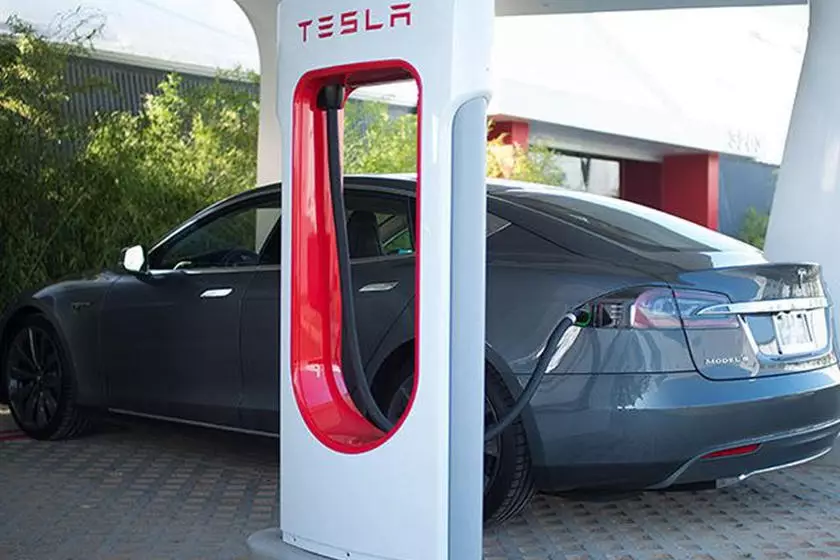 Tesla pral byento louvri rezo Supercharger pou lòt EVs ak rato nan $ 25 milya pa ane 11878_3