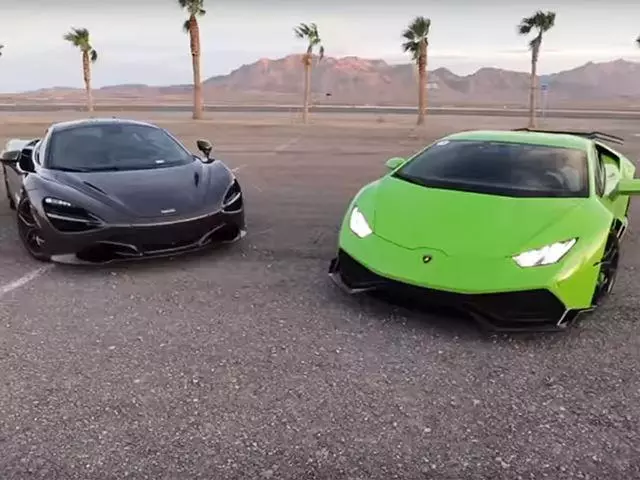 A Stock McLaren 720S Destroy A Supercharged Lamborghini Huracan જુઓ 11955_1