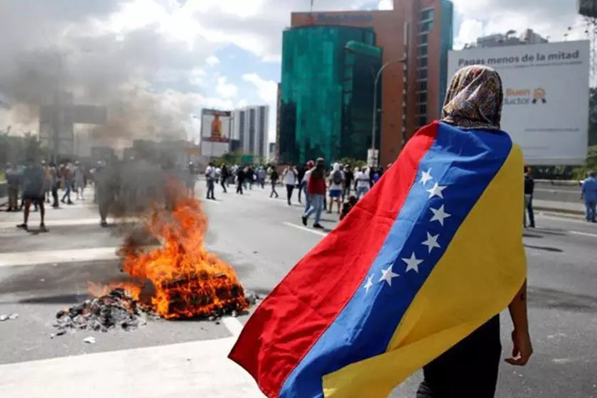 GM-k Venezuelako eragiketak ixten ditu, estilo komunista hartu ondoren