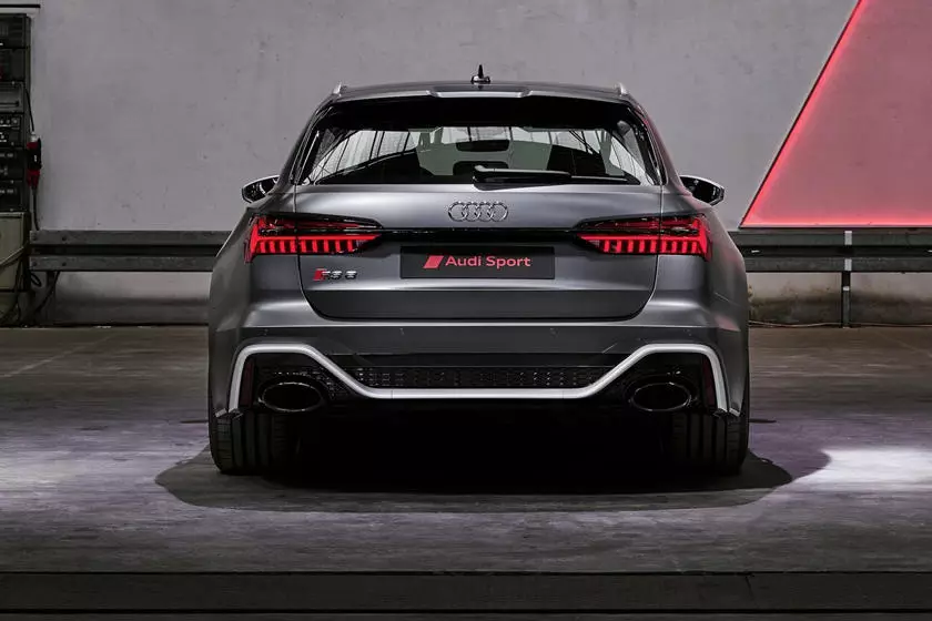 Vista trasera del Audi RS6 2020