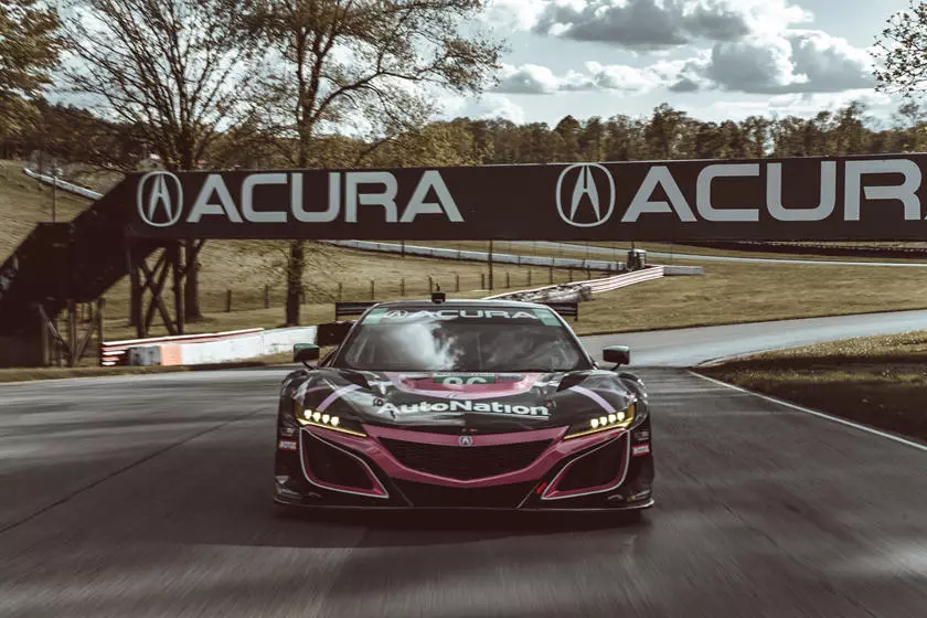 Horfðu á Acura NSX sanna ofurbílaskilríki sitt 12194_3