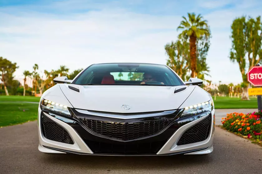 Horfðu á Acura NSX sanna ofurbílaskilríki sitt 12194_9