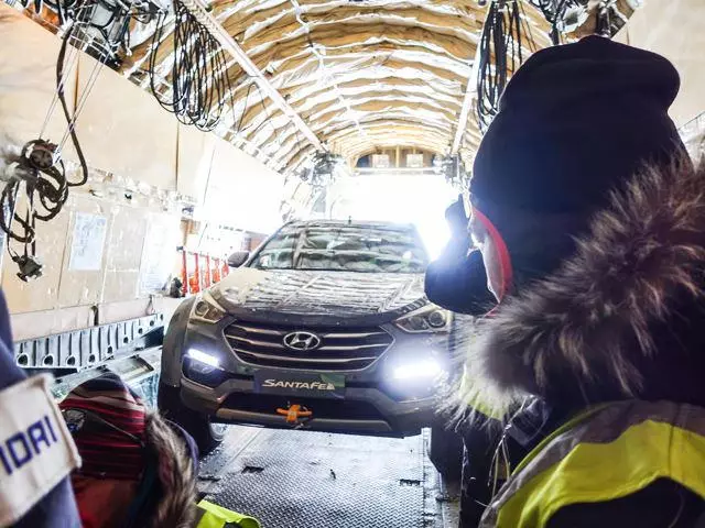 Dizel bilan ishlaydigan Hyundai Santa Fe hozirgina Antarktidani mag'lub etdi 1219_2