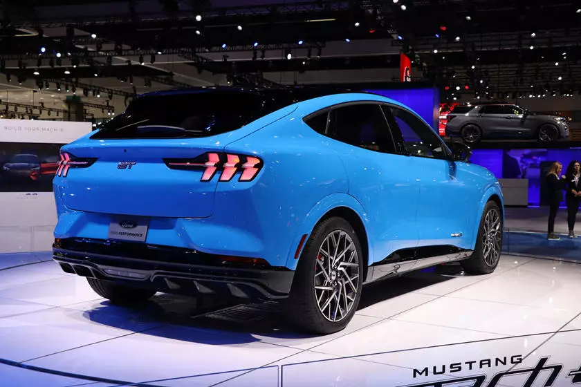 2021-يىلى فورد Mustang Mach-E دا مېڭىشنى ئۆگەنگەن 8 نەرسە 12221_2