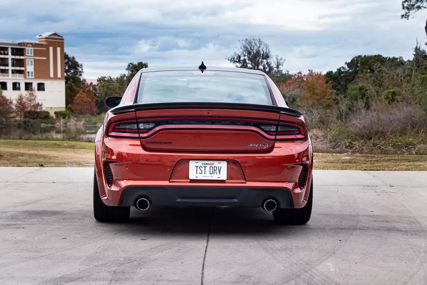 Dodge Charger Hellcat Redeye යාවත්කාලීන කිරීම වටී ද? 12309_4